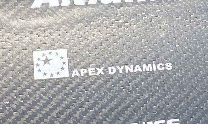 Apex Dynamics on the front wing URE17