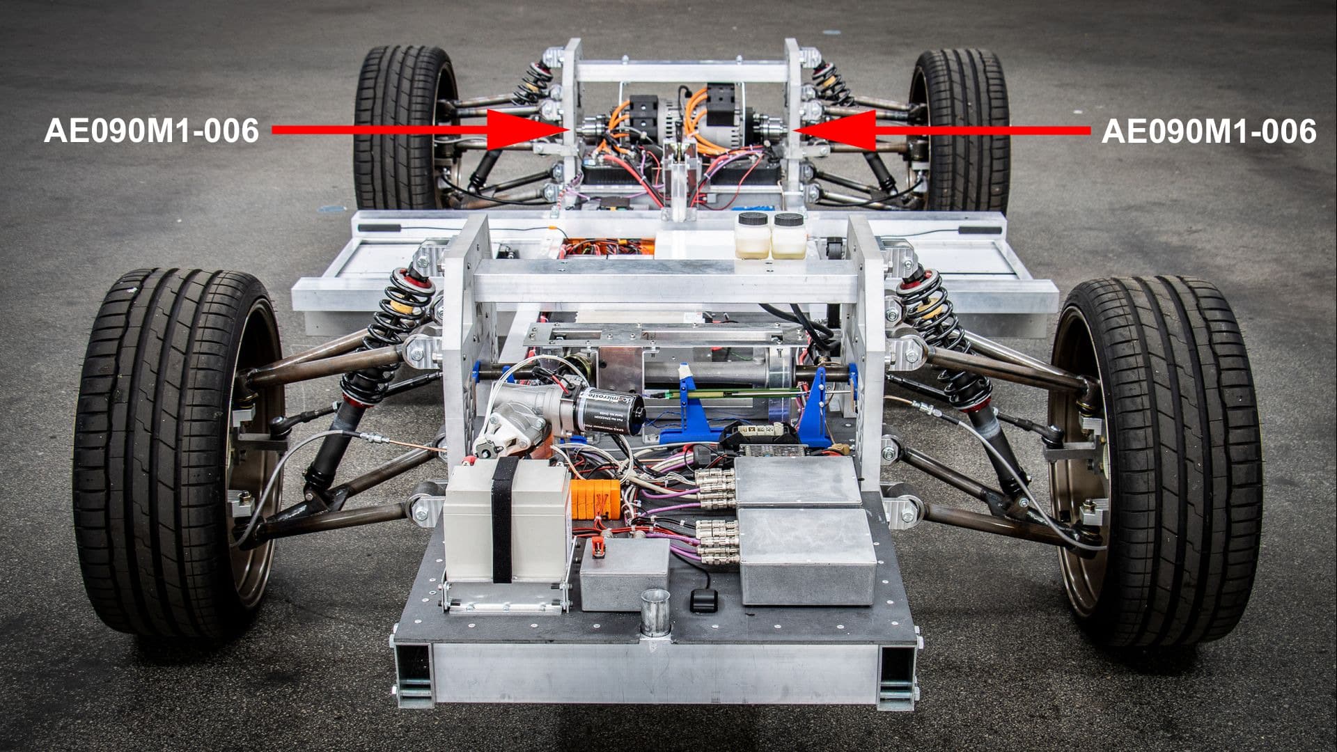 TU/ecomotive builds 'Car that lasts a lifetime'