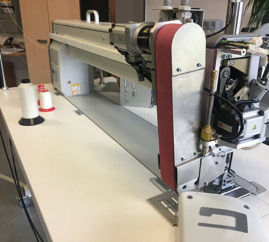 Industrial sewing machine solution with a rack end gearbox from Apex