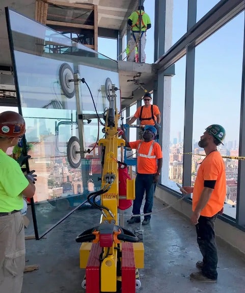 Planetary gearbox enables high-precision glass lifter