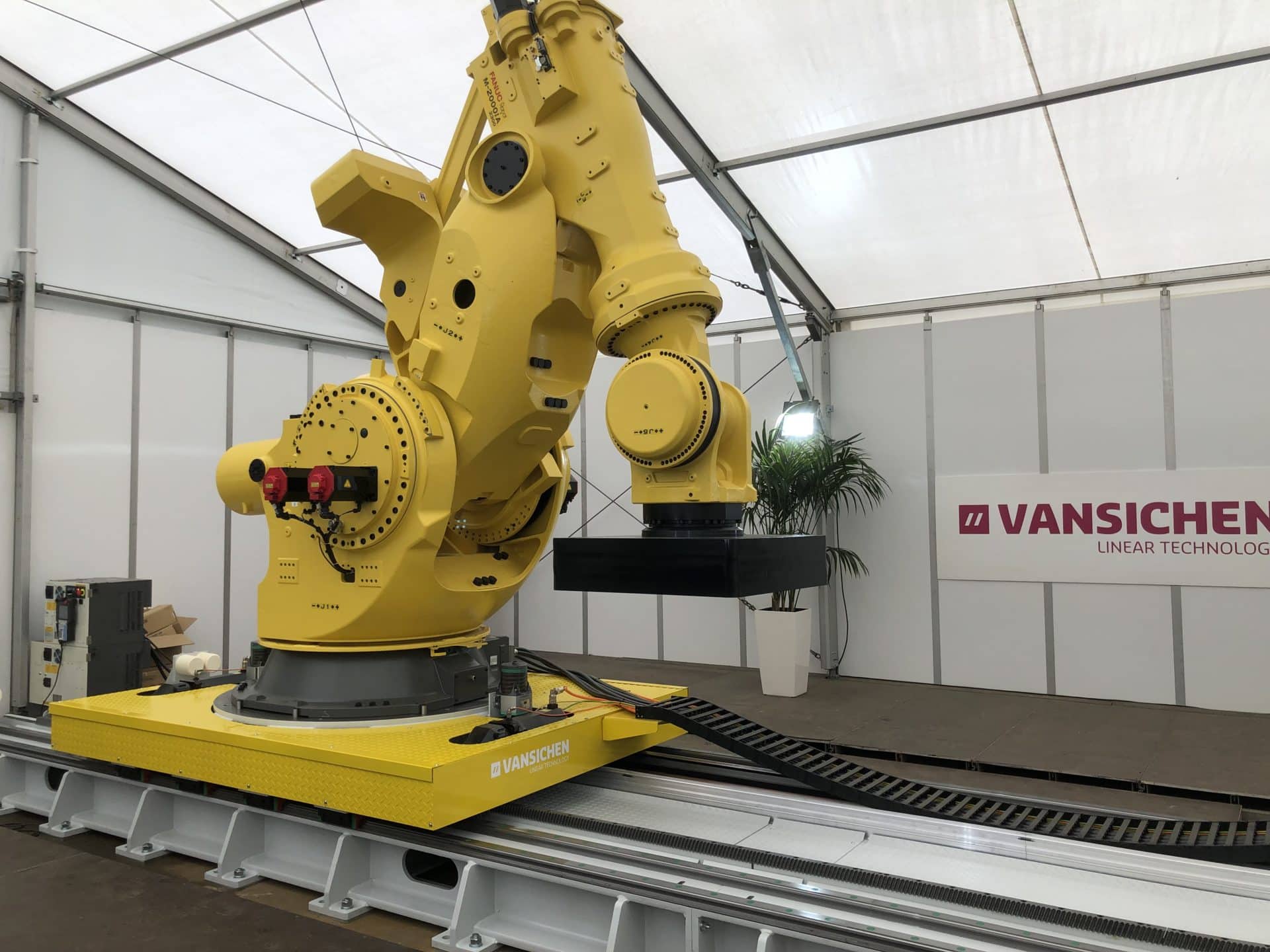 Linear technology increases the range of robots with a heavier load